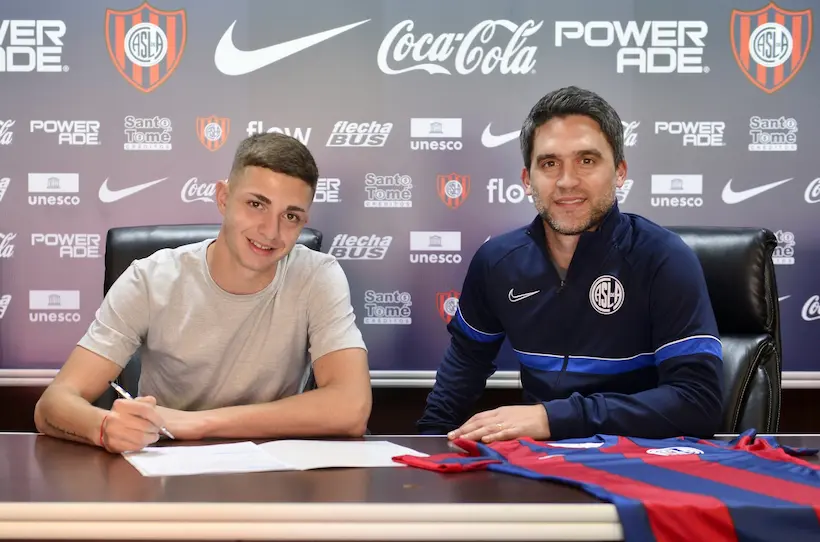 Matías Hernández firmó su primer contrato como profesional con San ...