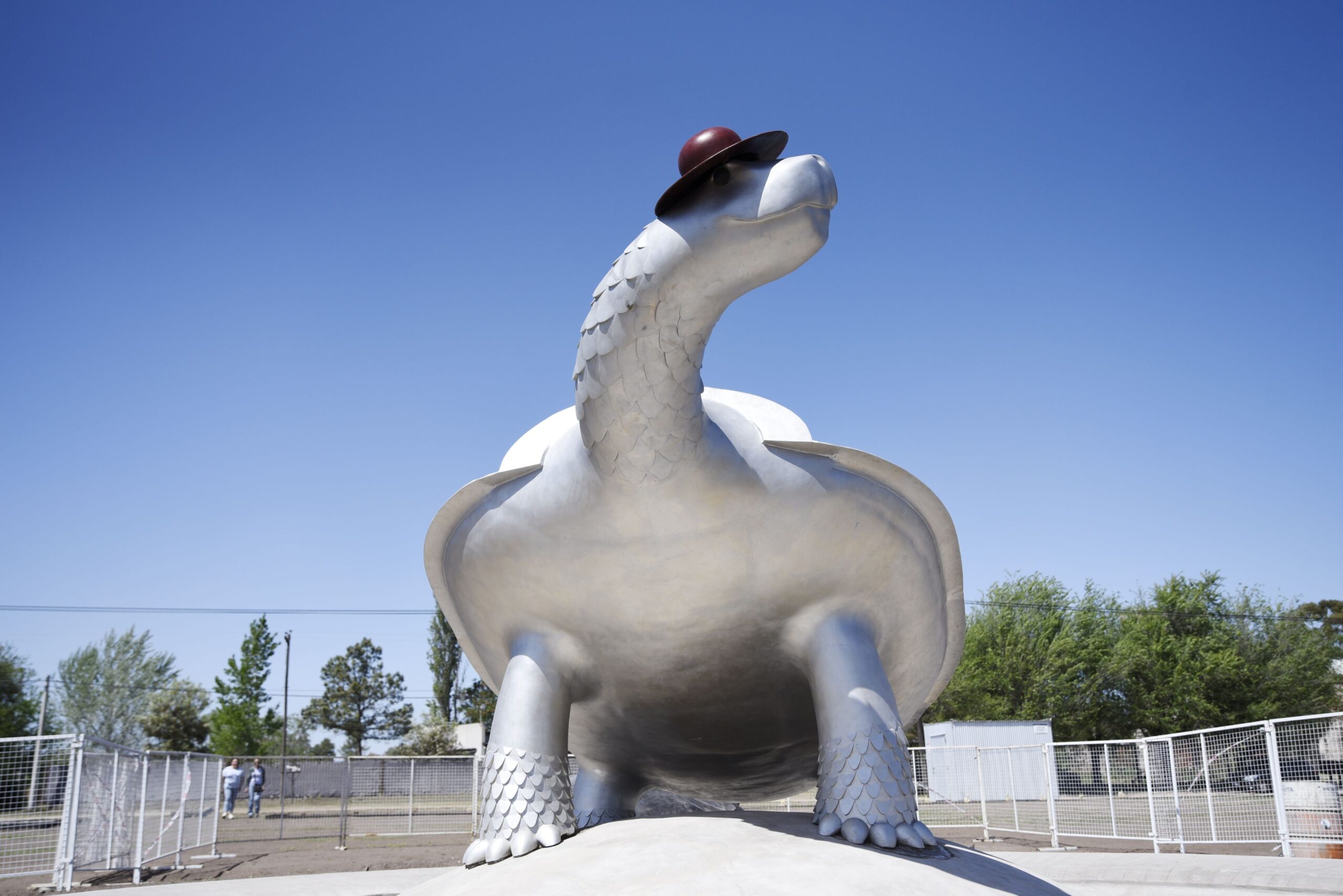 Pehuajó recibe al nuevo monumento de Manuelita con música y una convocatoria a toda la comunidad ...